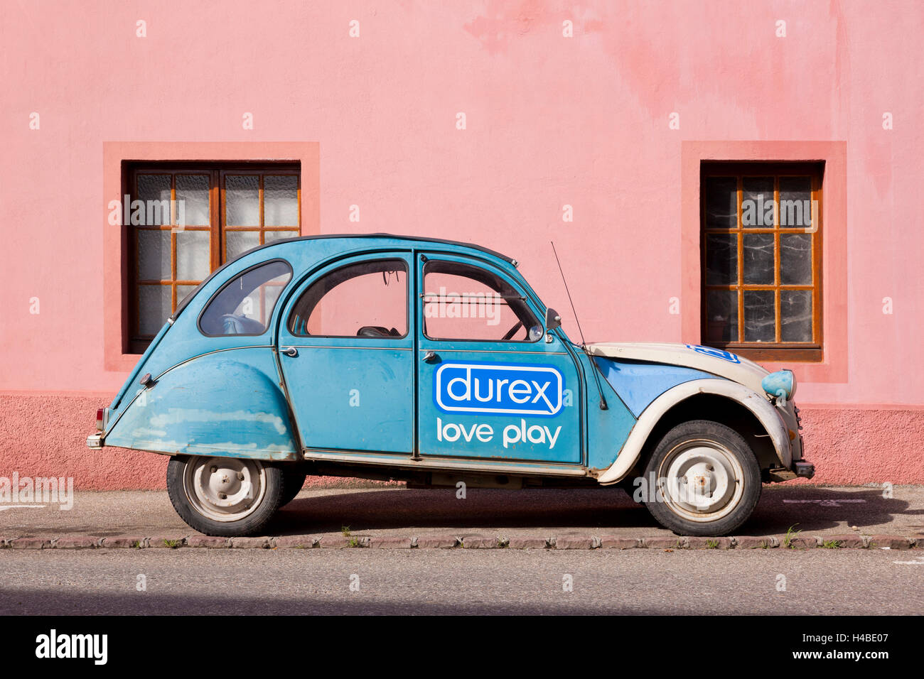 Citroen bleu 2cv Banque de photographies et d’images à haute résolution ...