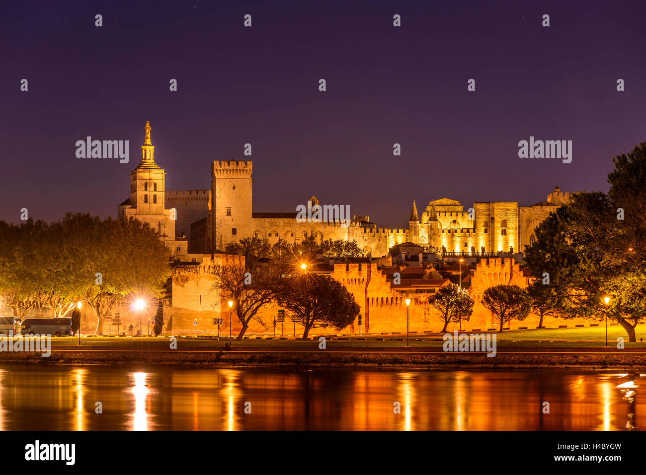 France, Provence, Vaucluse, Avignon, Port, Vieille Ville, palais des ...