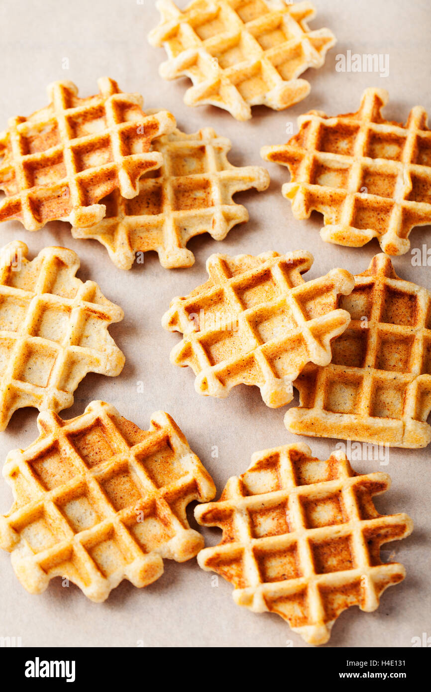Gauffre belge sur fond blanc Banque de photographies et d’images à ...