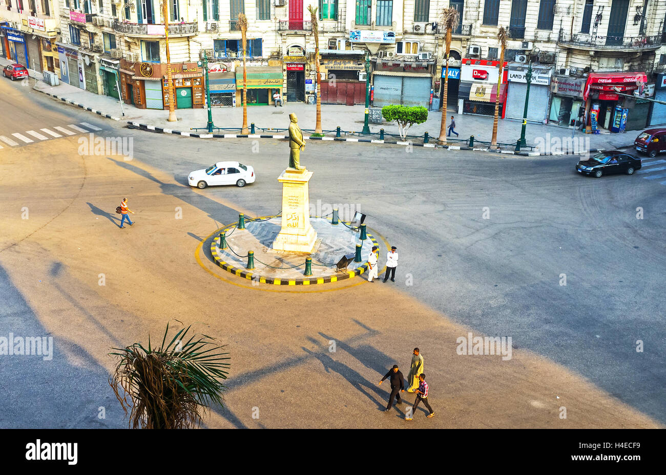 Talaat harb square cairo egypt Banque de photographies et d’images à ...