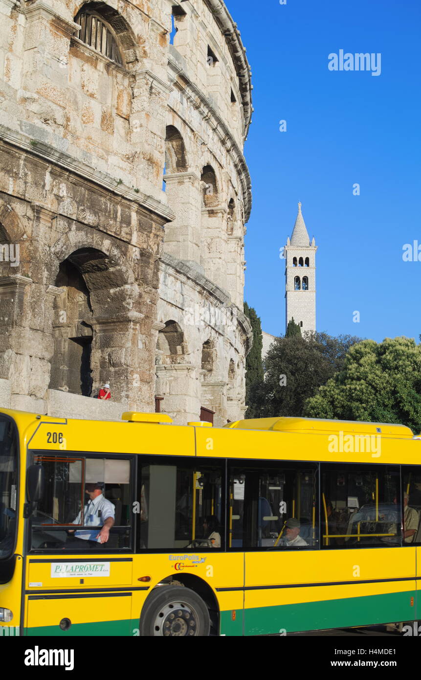 Pula bus Banque de photographies et d’images à haute résolution - Alamy