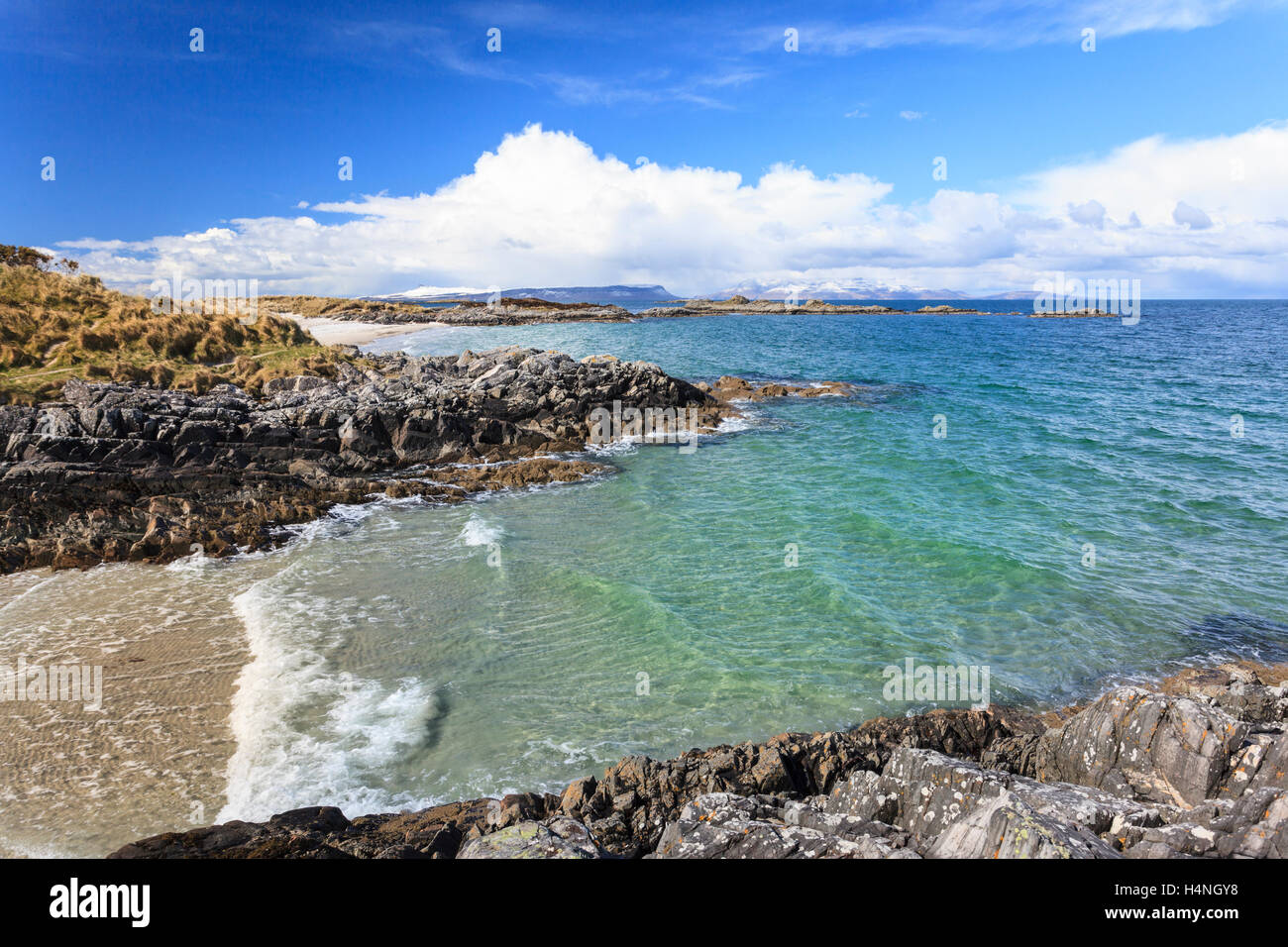 Vues de Eigg et rhum, vu d'une anse à Church Farm Photo Stock - Alamy