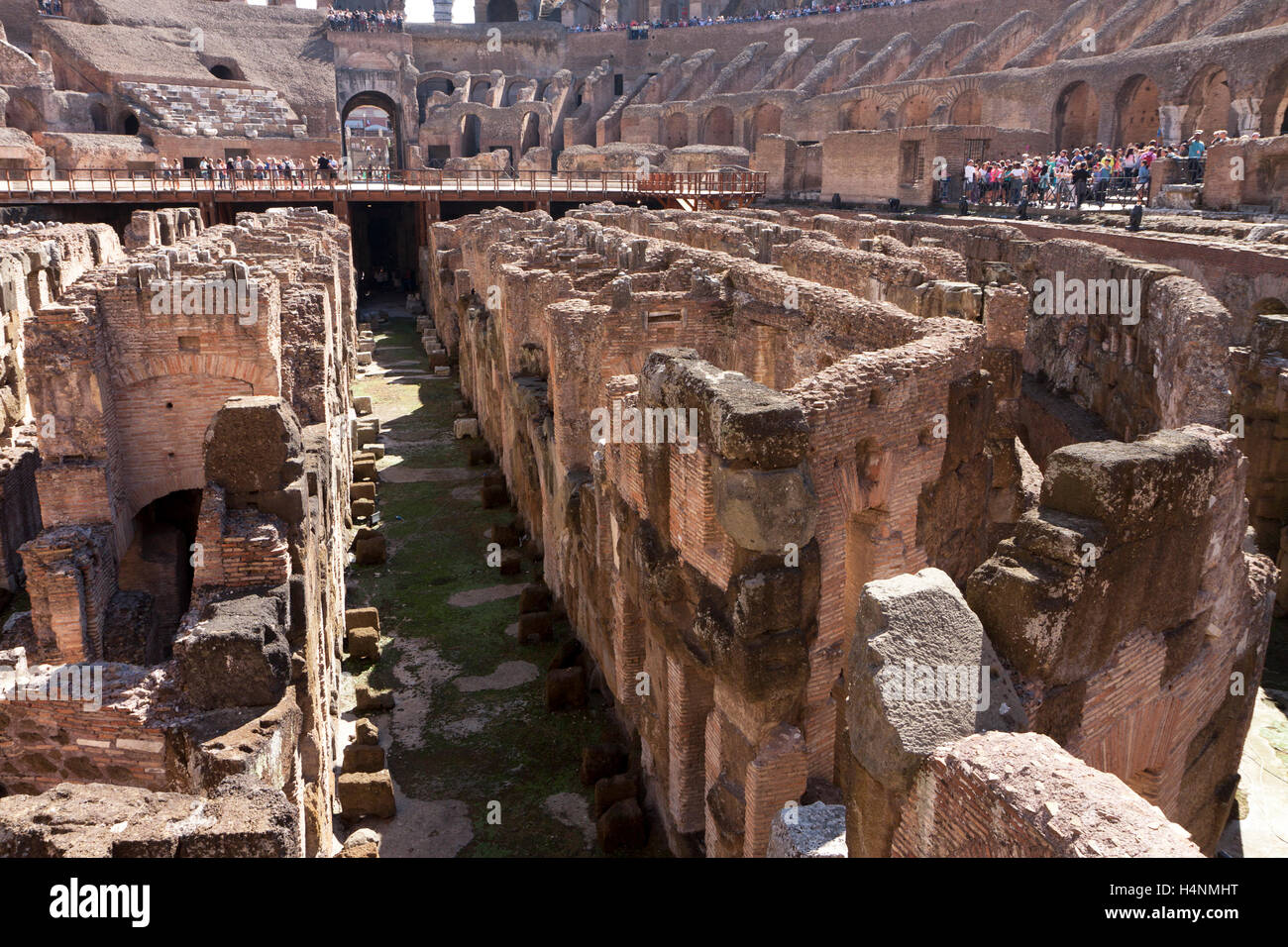 Intérieur du colisée rome Banque de photographies et d’images à haute ...