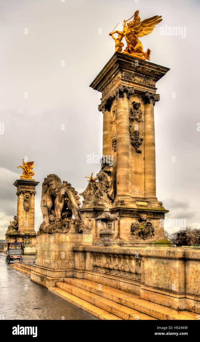 Pont alexandre iii sculptures de ponts Banque de photographies et d ...