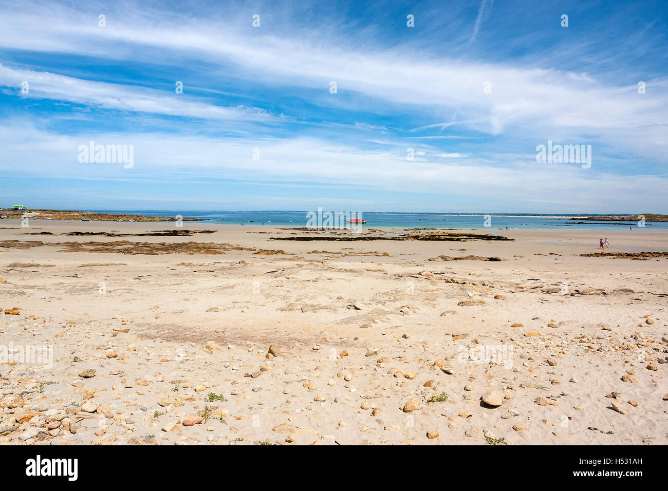 Plage paysage ensoleillé autour de Penmarch en Bretagne Photo Stock - Alamy