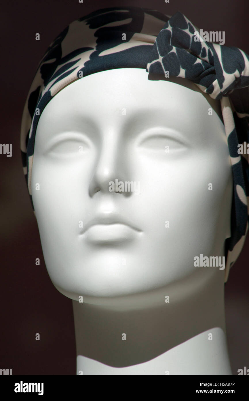 Mannequin dans la vitrine d'un magasin sur Worth Avenue, Palm Beach ...