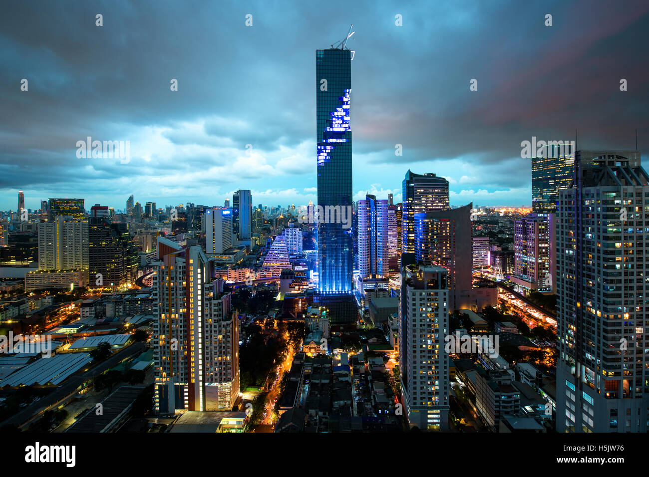 Le plus haut gratte ciel de la tour Banque de photographies et d’images à haute résolution - Alamy