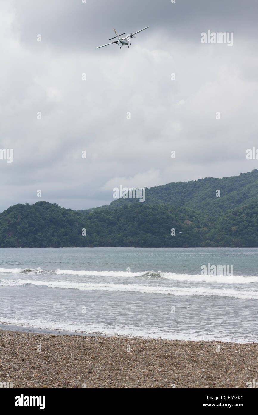 Vol avion petit costa rica Banque de photographies et d’images à haute ...