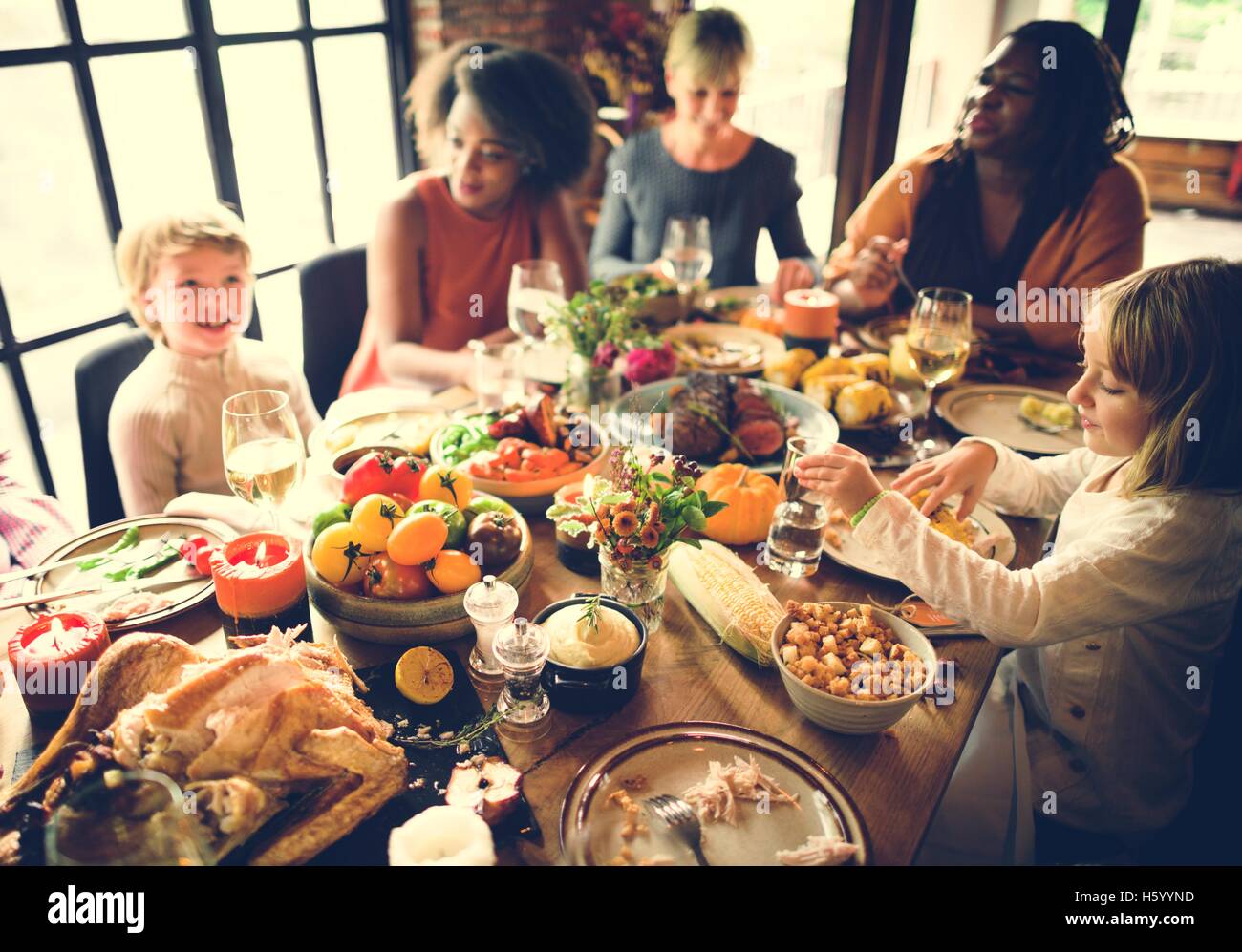 Célébration De Thanksgiving Concept Dîner En Famille Tradition Photo