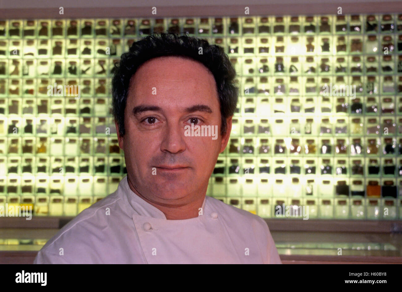 Ferran Adrià à El Bulli Taller(atelier de Bulli).Ici Ferran Adrià et ...