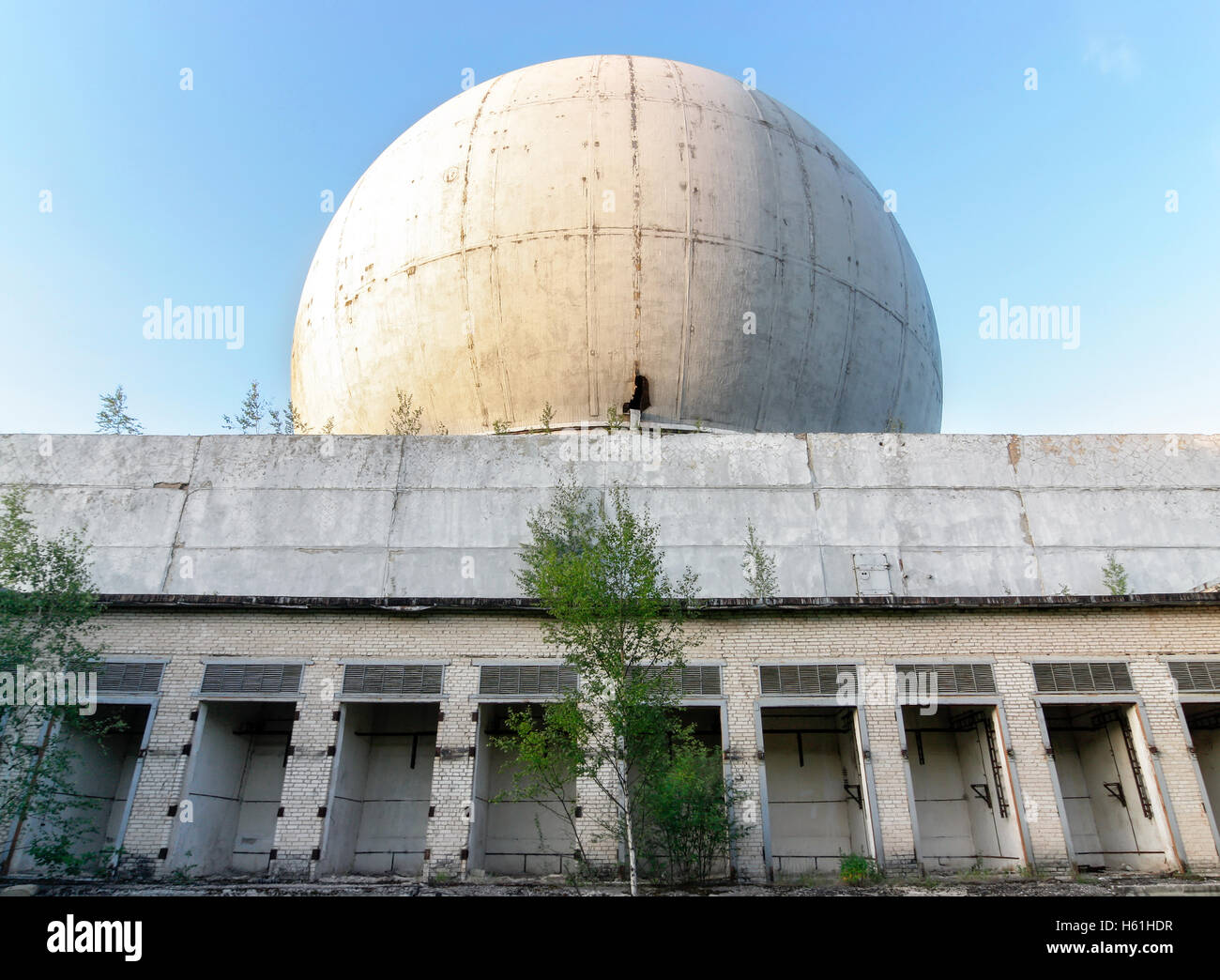 Abandoned radar dome Banque de photographies et d’images à haute ...