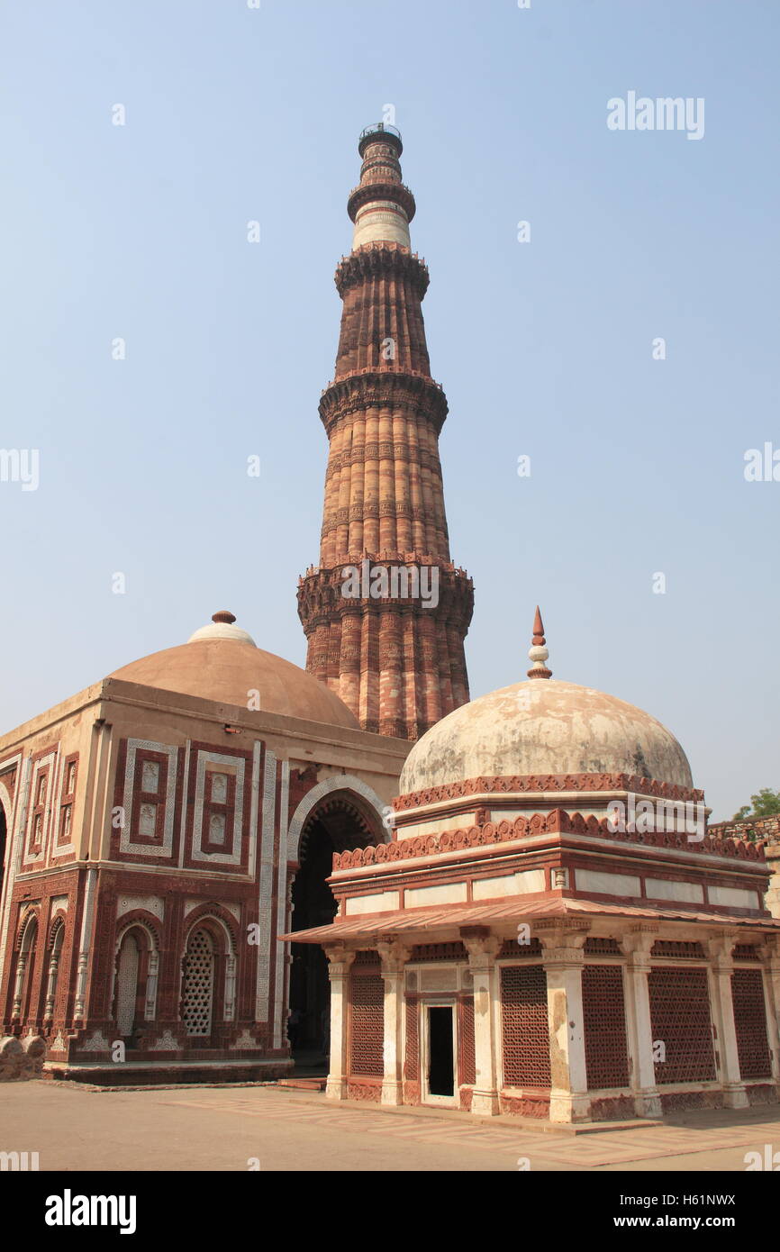 La Tombe de l'Imam Zamin (r), ALAI Darwaza, Qutb Minar et parc ...