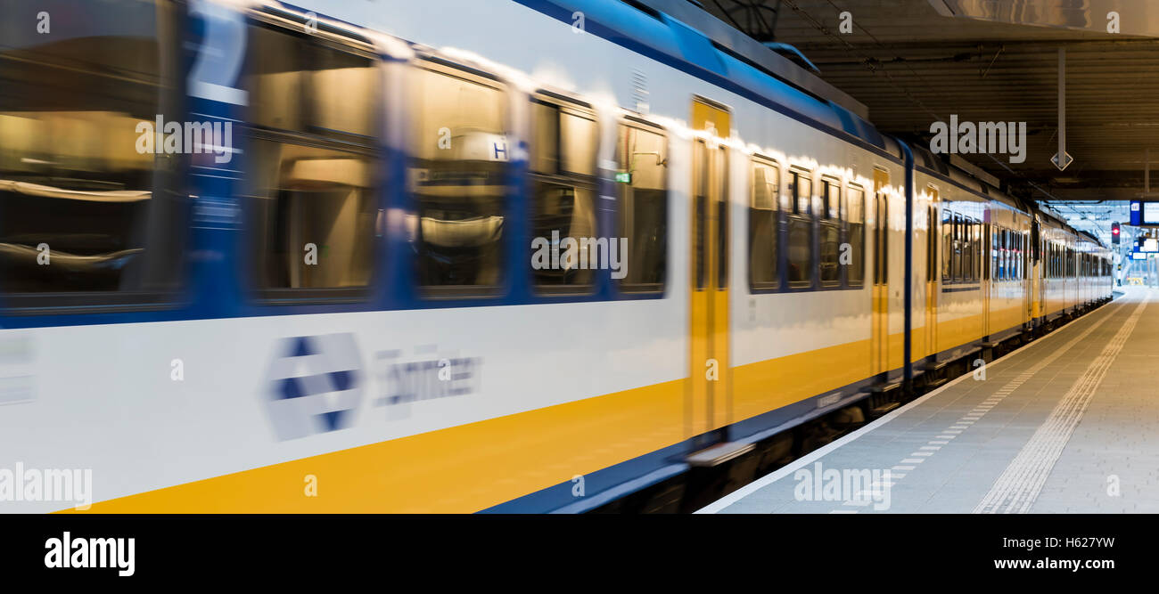 Dutch sprinter train netherlands Banque de photographies et d’images à ...