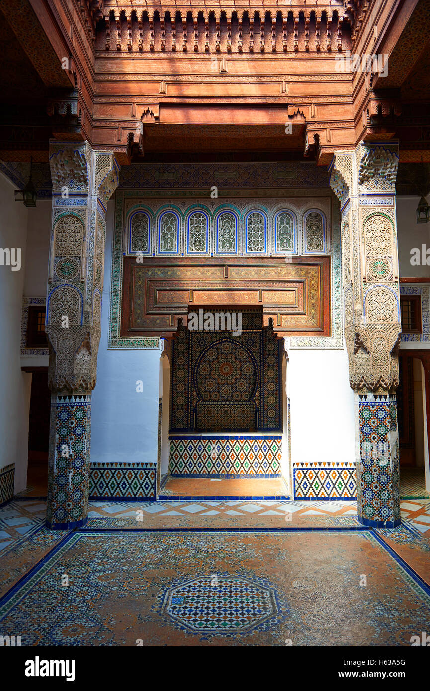 Mauresque Arabesque colonne en plâtre et carreaux de zelliges capitales ...