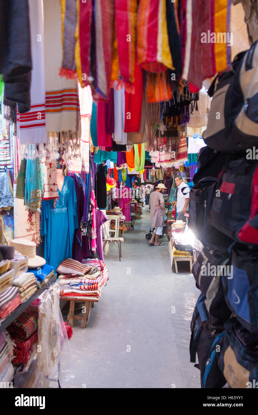 La rue du marché à Houmt Souk, Djerba Tunisie Photo Stock - Alamy