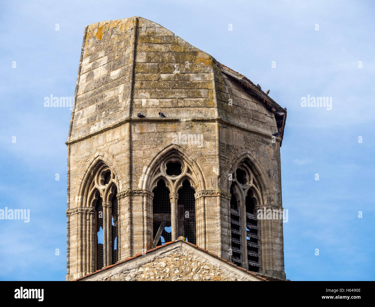 L'église St Jean Baptiste, Charroux, appelée l'un des plus beaux ...
