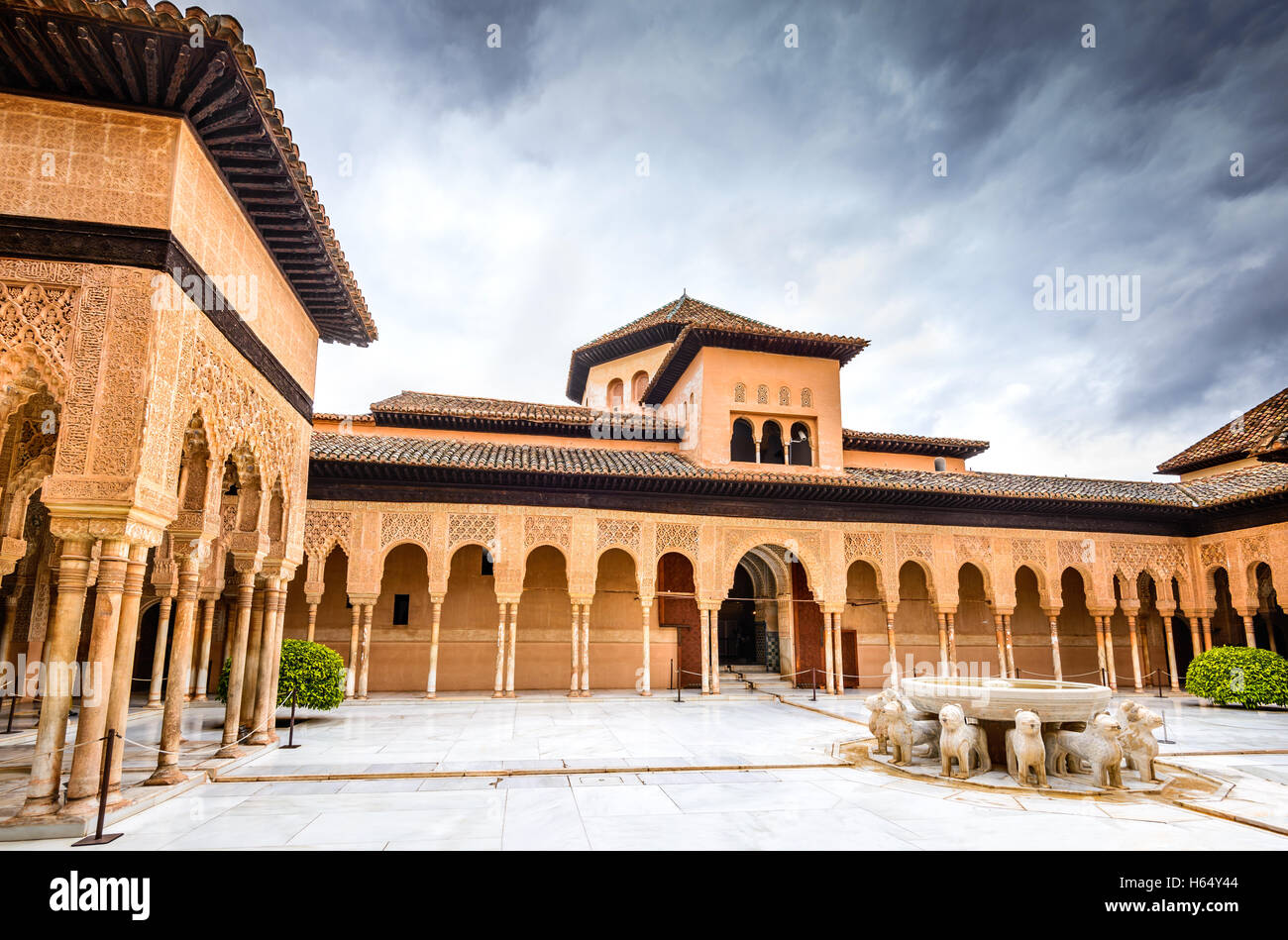 Granada, Espagne. Patio de los Leones dans Alhambra de Grenade, l'un ...