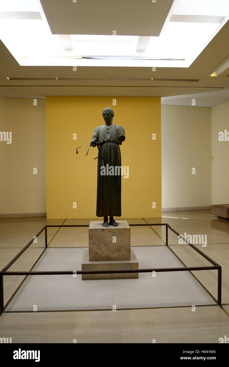 Greece delphi museum statue Banque de photographies et d’images à haute ...
