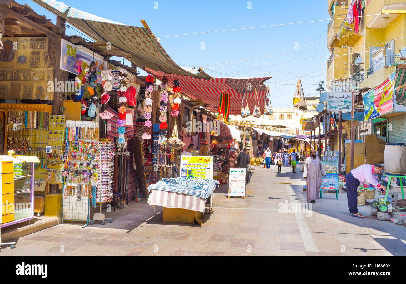 La meilleure façon de faire de nouvelles expériences en Egypte est de ...