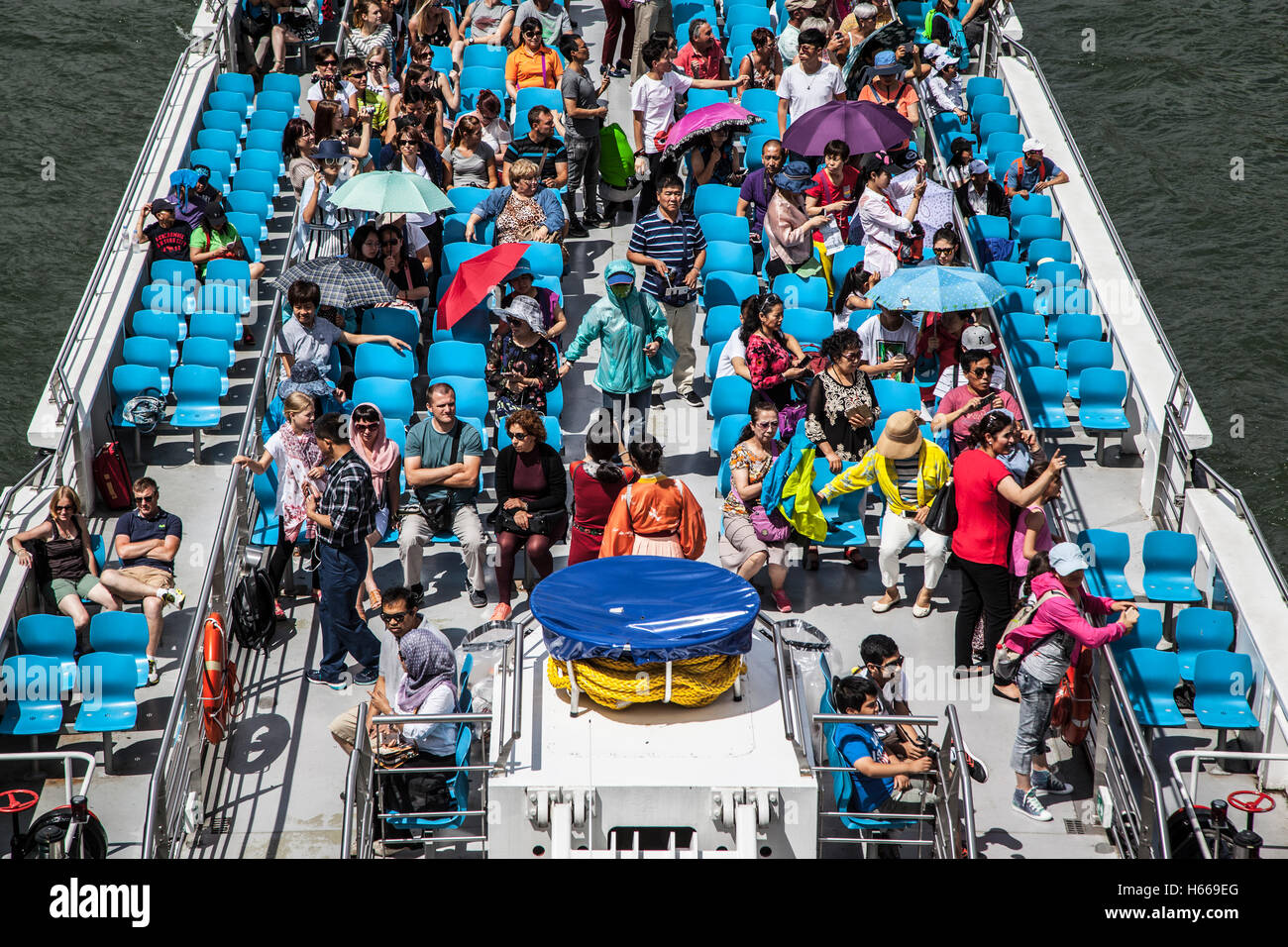 Excursion en bateau de croisière Banque de photographies et d’images à ...