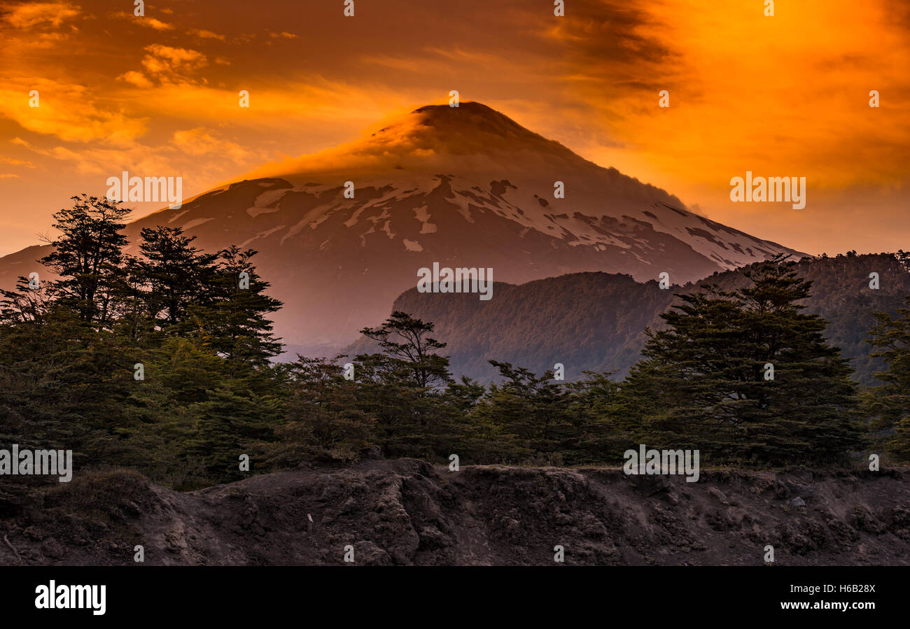 Volcan Villarrica dans le Distrit Araucanie Patagonie, au Chili. Volcan ...