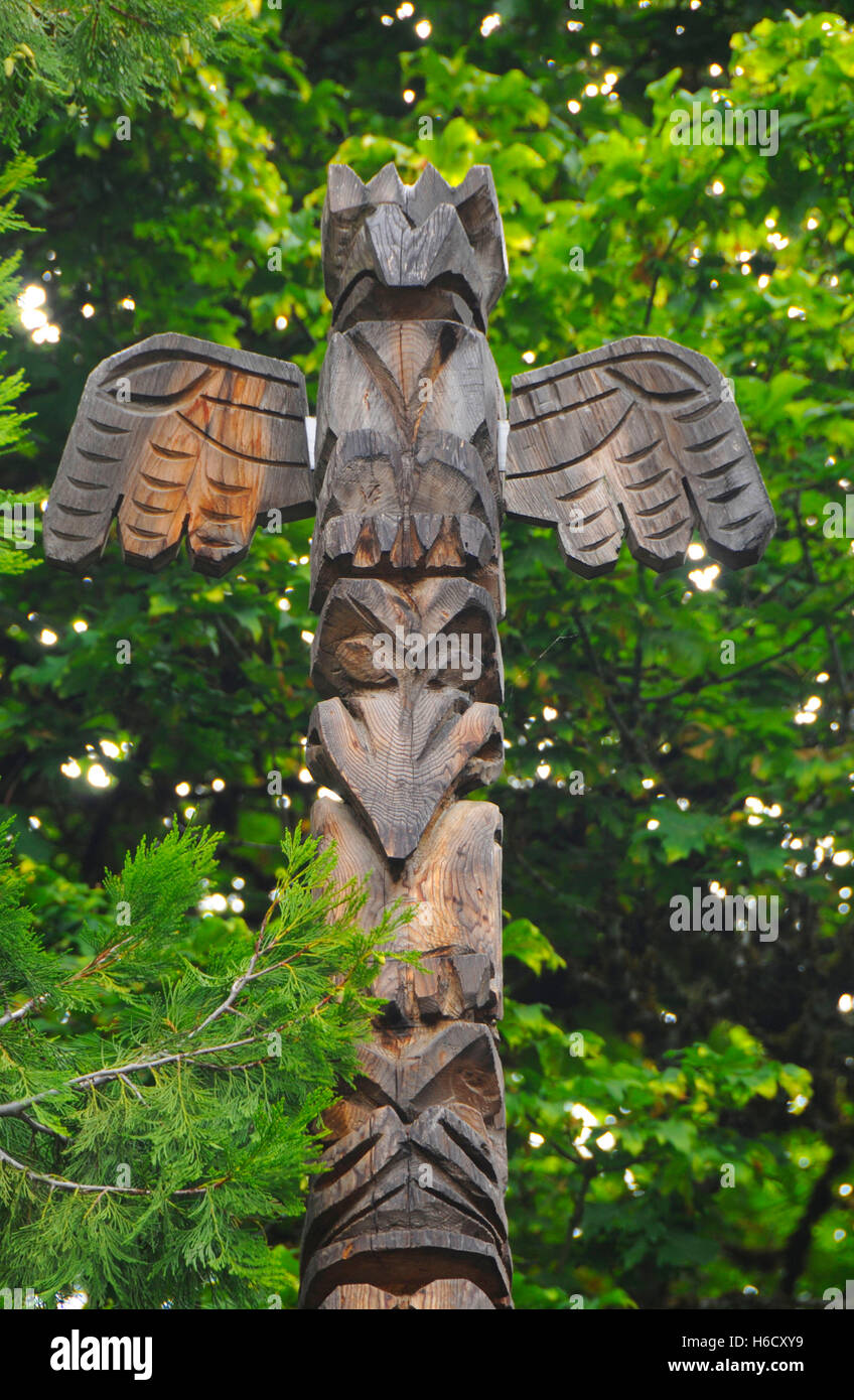 Totem fish Banque de photographies et d’images à haute résolution - Alamy