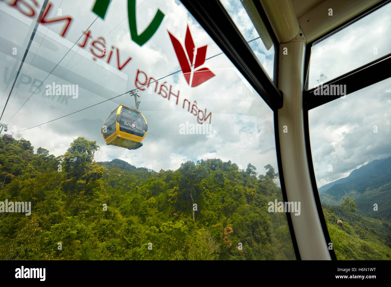 Téléphérique de Ba Na. Ba Na Hills Mountain Resort, Da nang, Vietnam ...