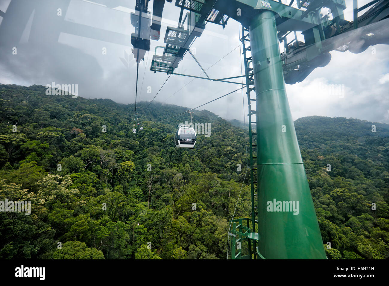 Téléphérique de Ba Na. Ba Na Hills Mountain Resort, Da nang, Vietnam ...