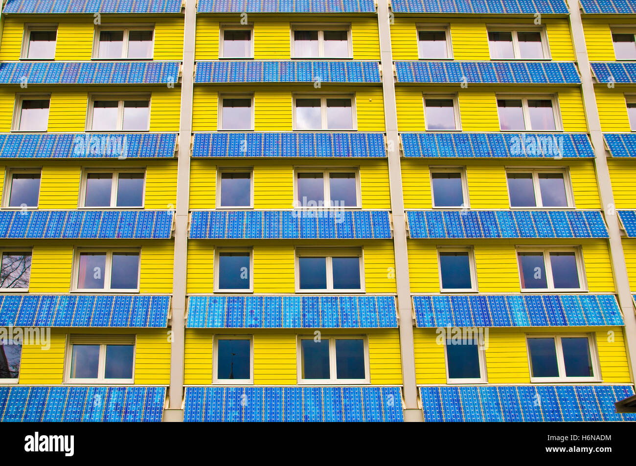 Solar facade Banque de photographies et d’images à haute résolution - Alamy