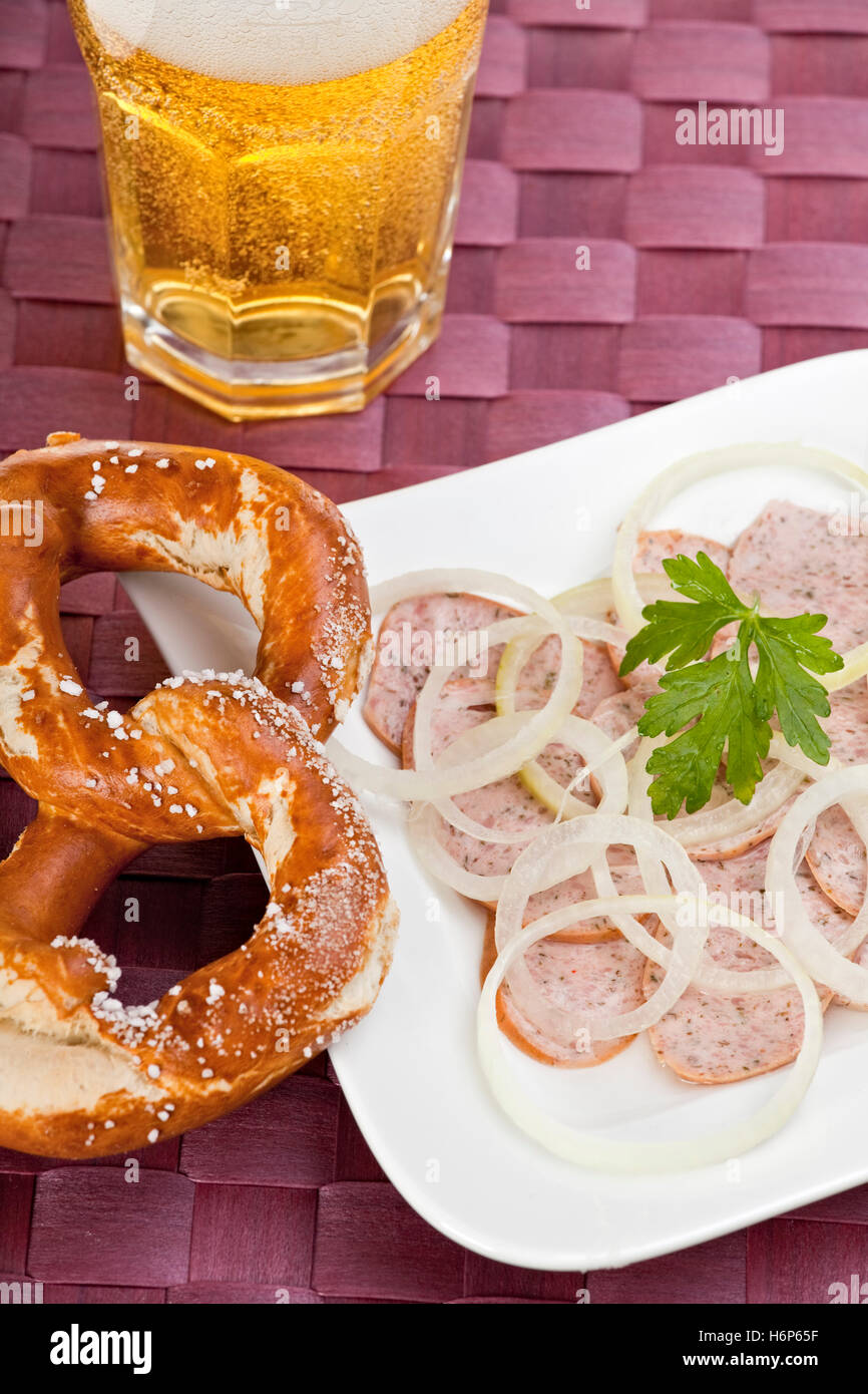 Salade de saucisses allemandes Banque de photographies et d’images à haute résolution - Alamy