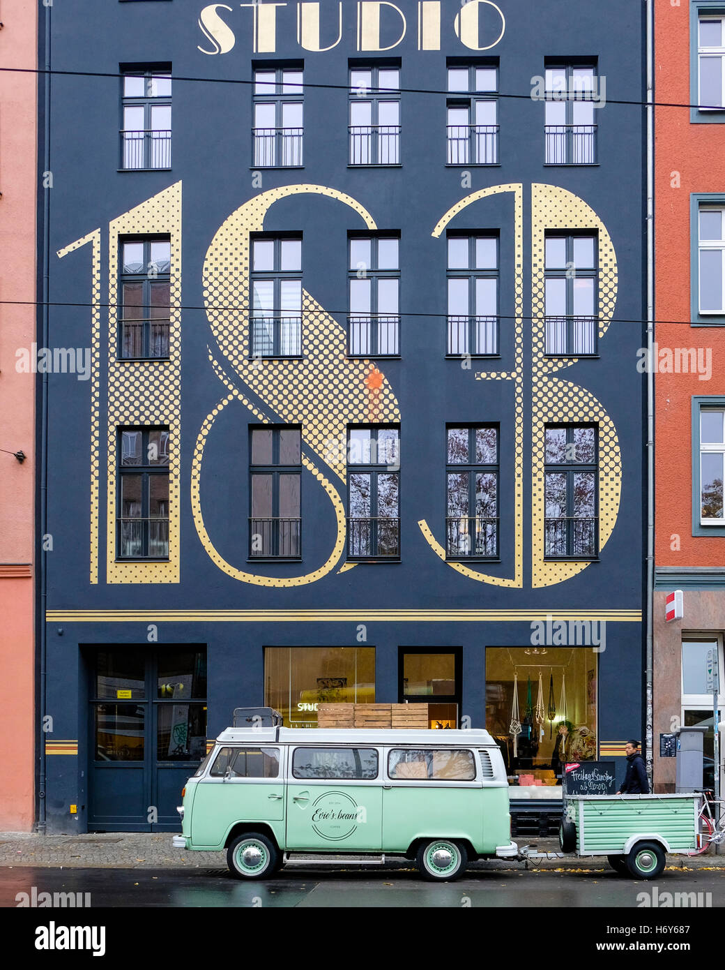 Studio 183, immeuble embourgeoisés et classique 'Evie's' Combi ...