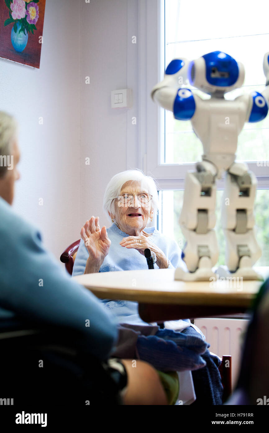 Zora robot Banque de photographies et d’images à haute résolution - Alamy