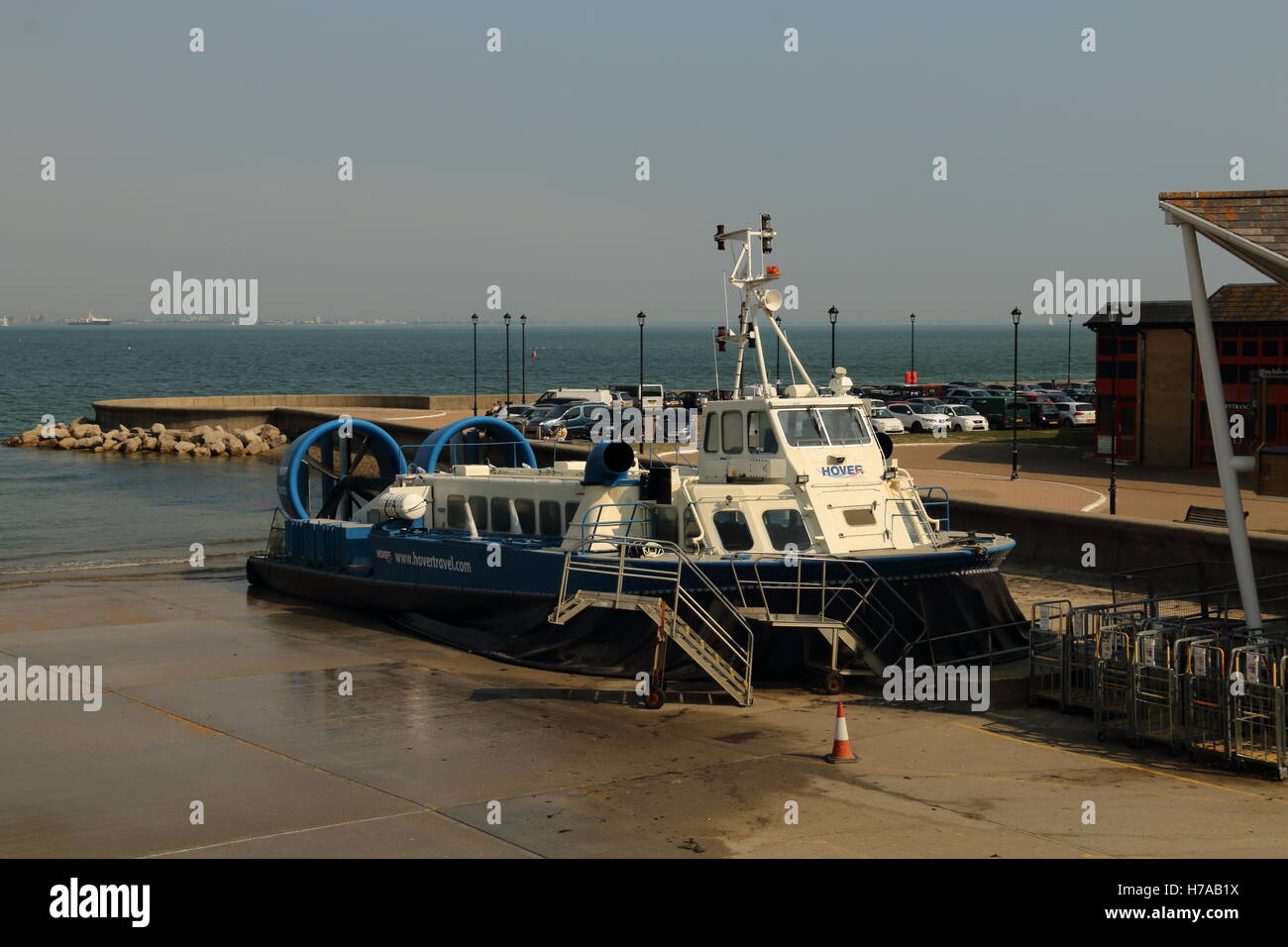 Ryde hovercraft terminal Banque de photographies et d’images à haute ...