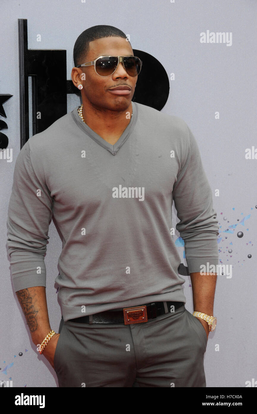 Rapper nelly aka cornell jr Banque de photographies et d’images à haute ...