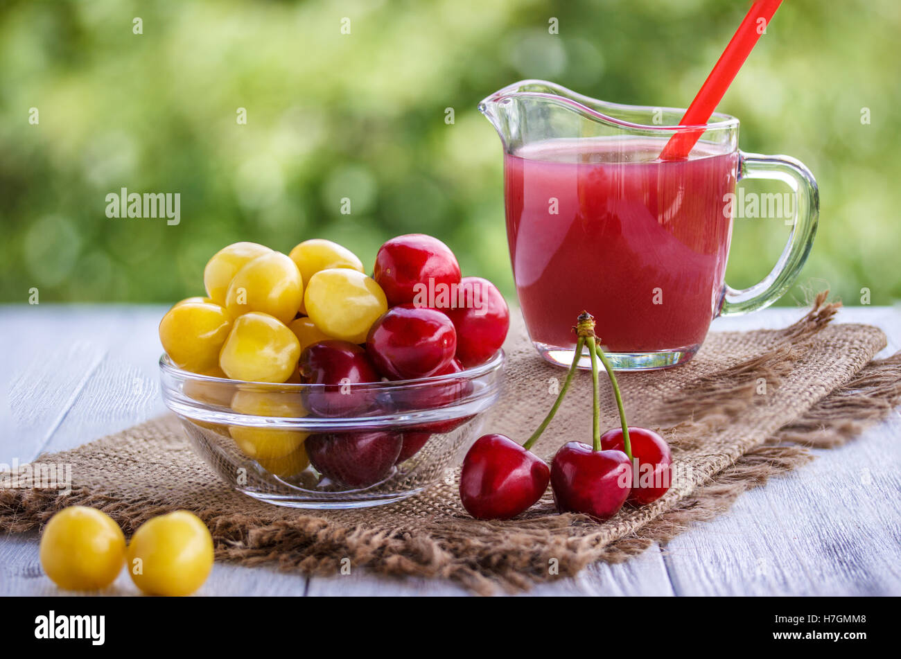Jus de fruits rouges Banque de photographies et d’images à haute ...