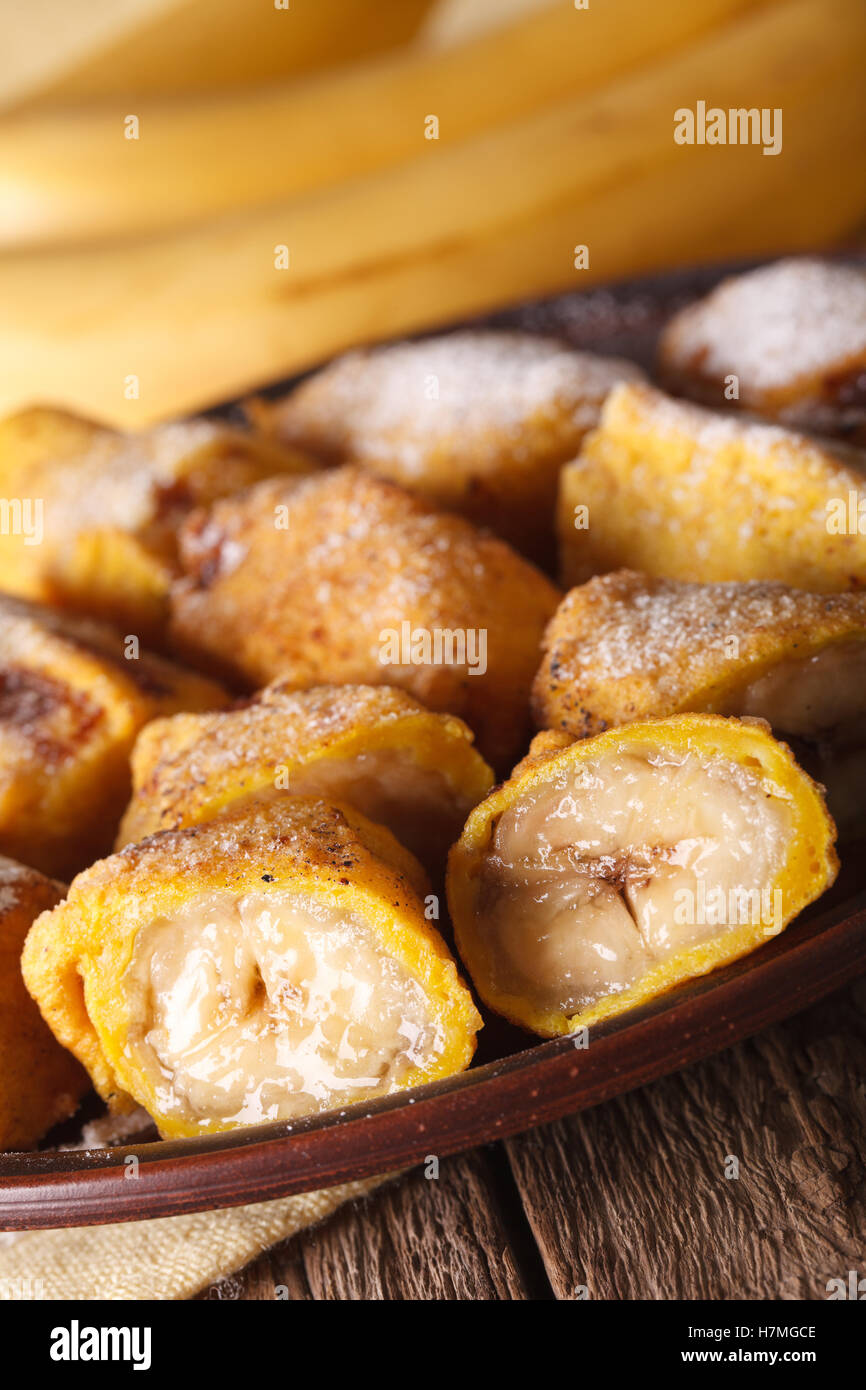Banane plantain frit sur fond blanc Banque de photographies et d’images ...