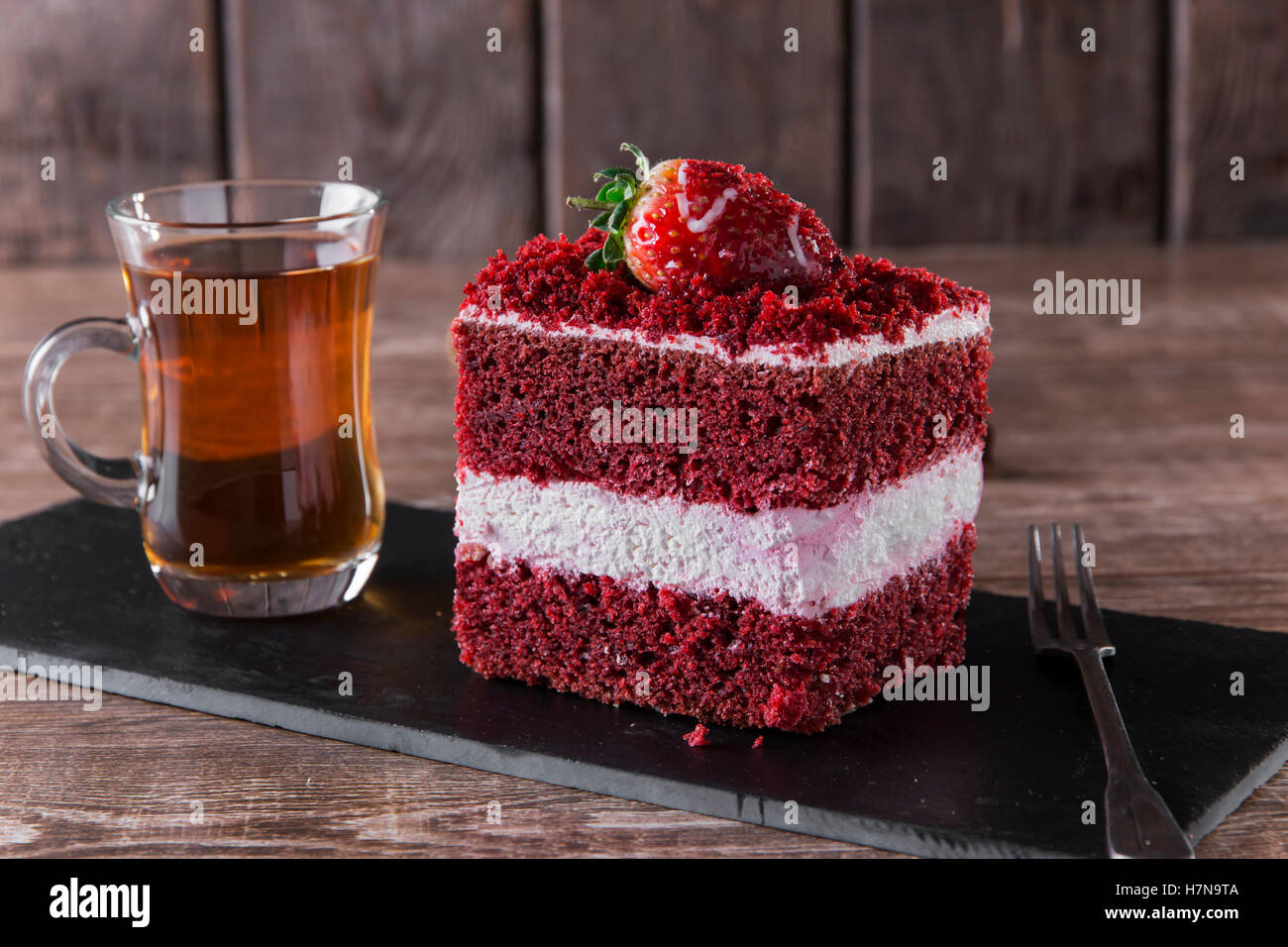 Red velvet cake Banque de photographies et d’images à haute résolution ...