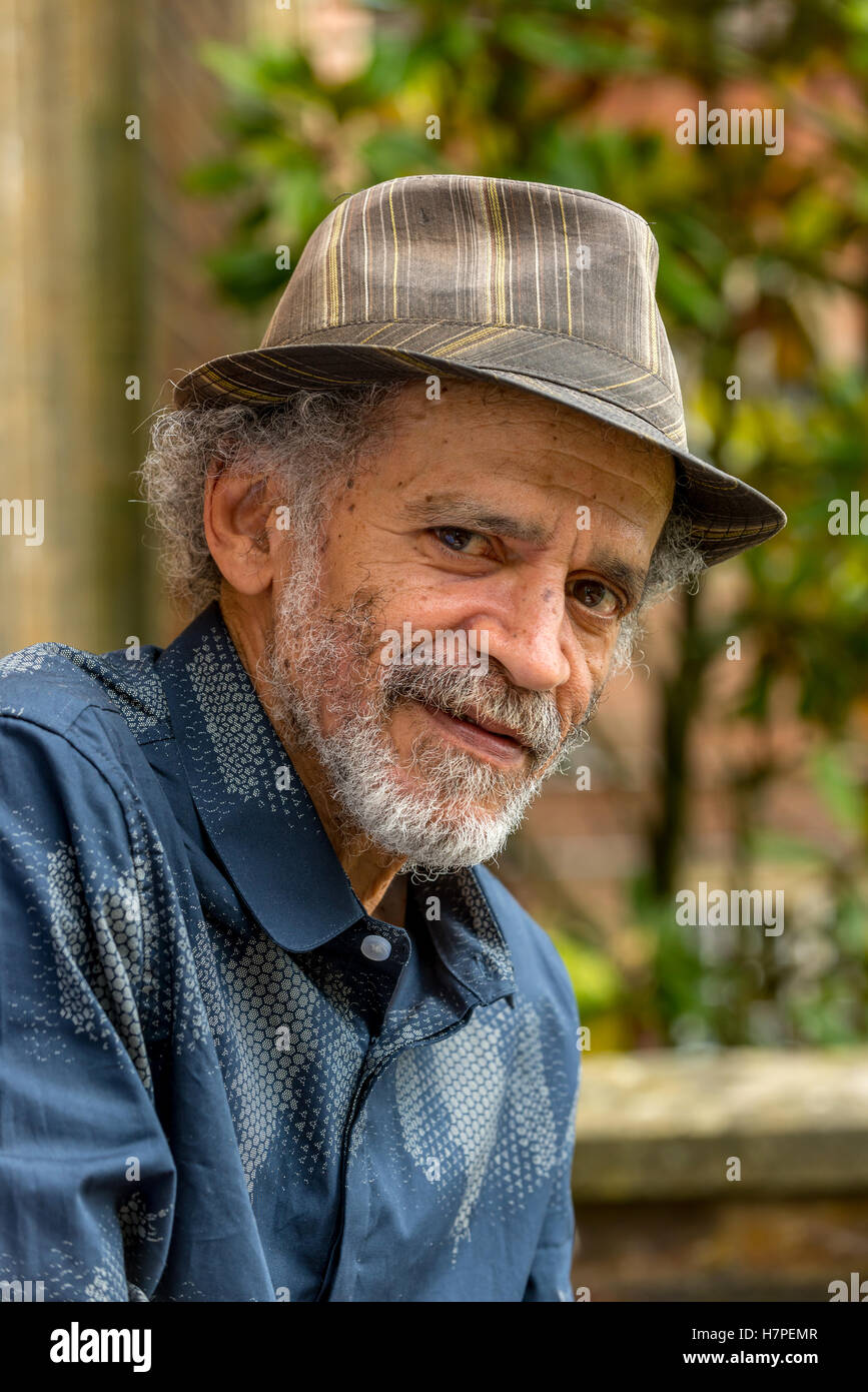 John agard Banque de photographies et d’images à haute résolution - Alamy