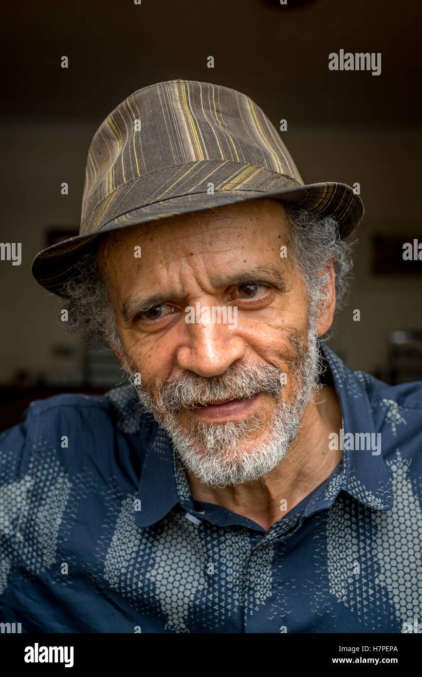 John agard Banque de photographies et d’images à haute résolution - Alamy