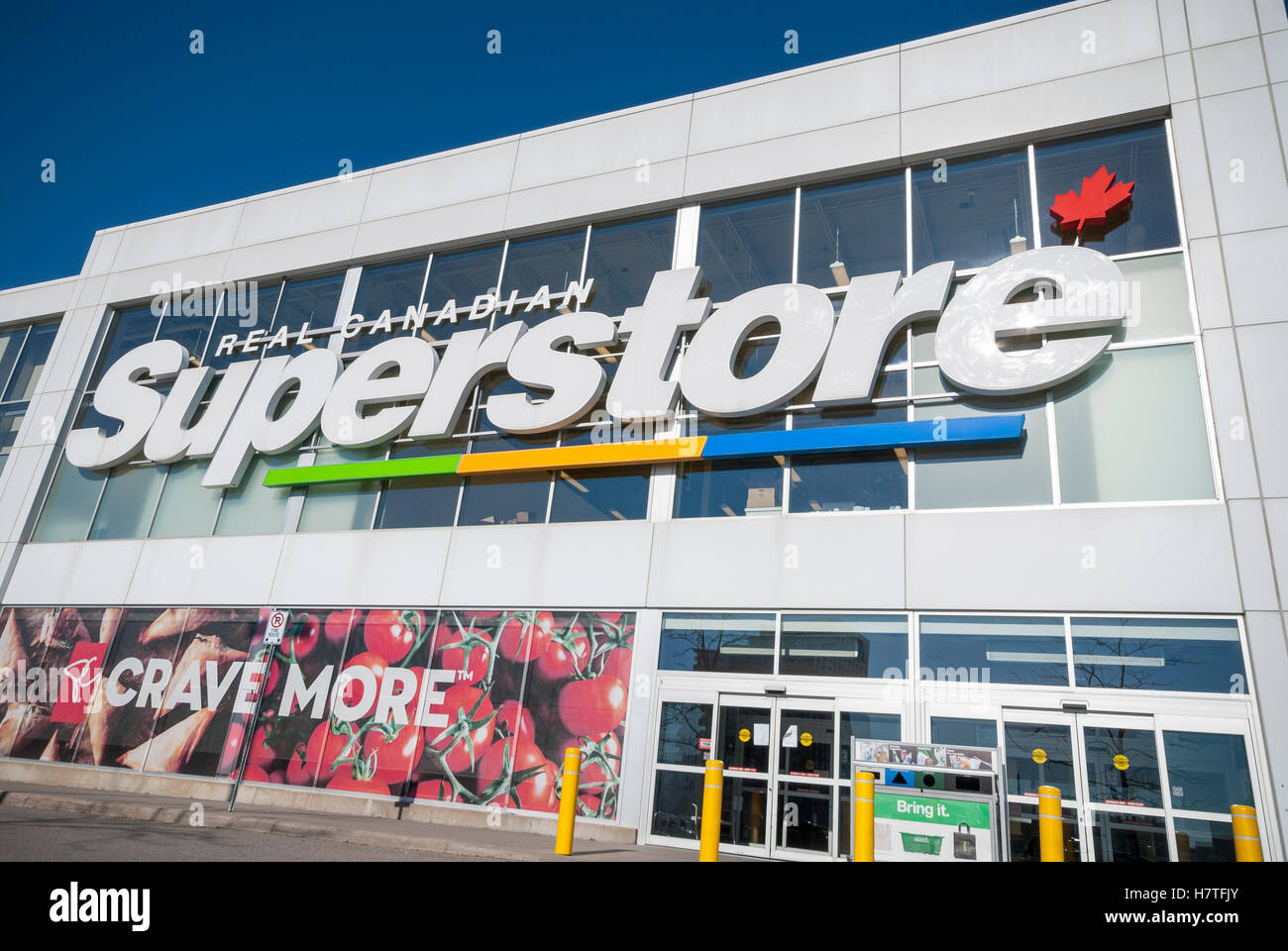 Une chaîne de supermarchés appelé Real Canadian Superstore administré ...