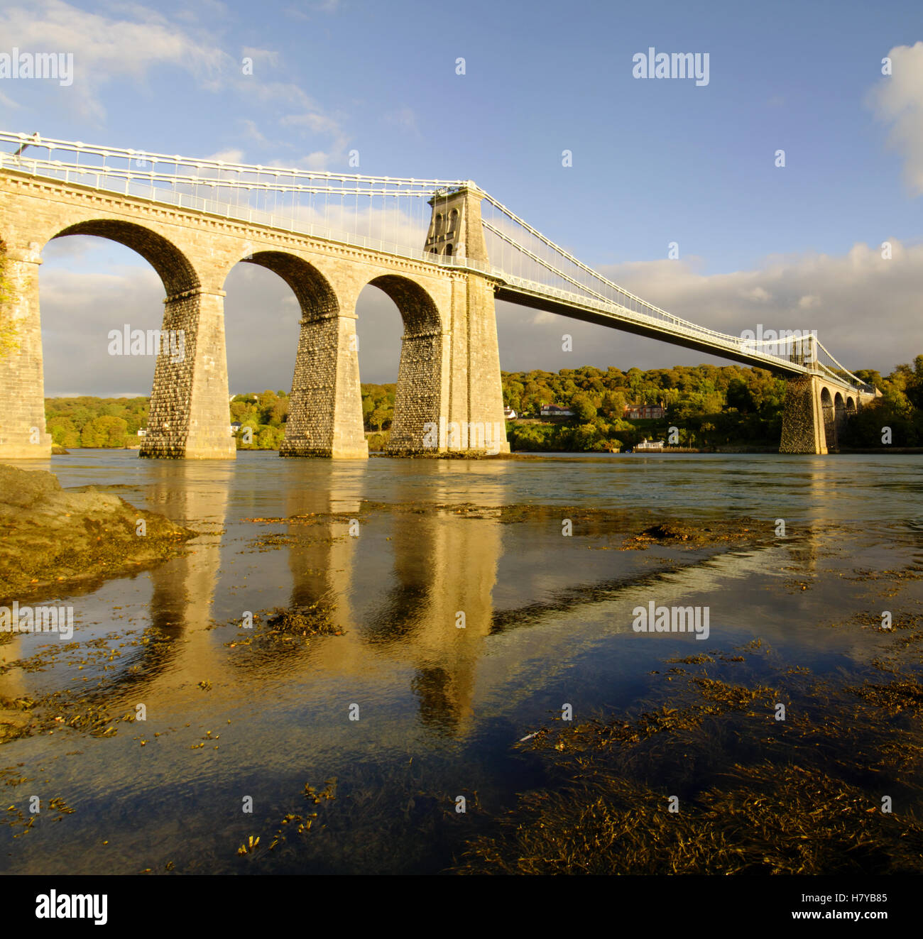 Pont suspendu historique de menai Banque de photographies et d’images à ...