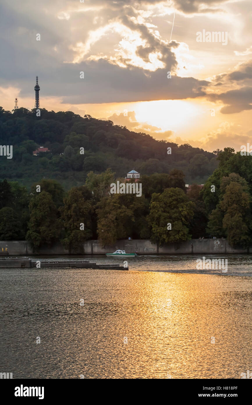 Petrin lookout tower Banque de photographies et d’images à haute ...