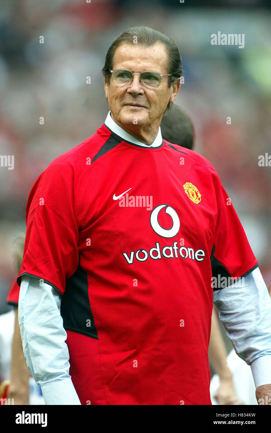 ROGER MOORE MANCHESTER UTD V BOCA JUNIORS OLD TRAFFORD MANCHESTER EN ...