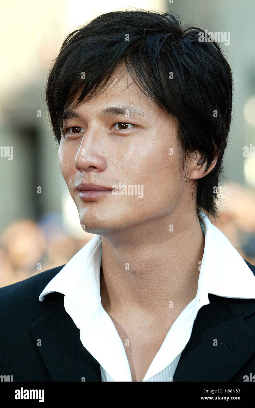 Terence yin 2003 lara croft tombe raider Banque de photographies et d ...