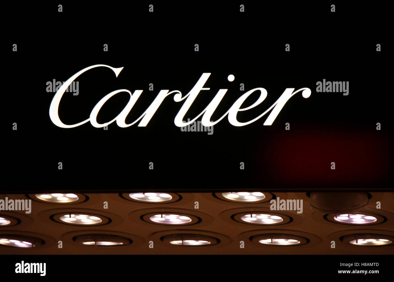 Cartier logo Banque de photographies et d’images à haute résolution - Alamy