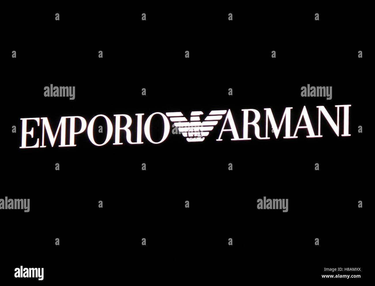 Emporio armani logo Banque de photographies et d’images à haute ...