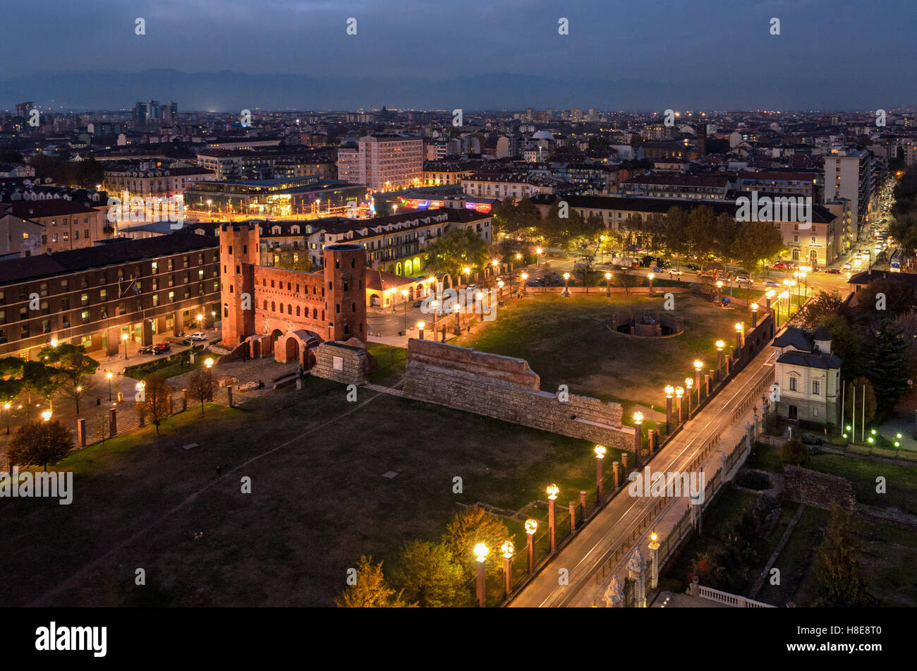 Porta palazzo market turin Banque de photographies et d’images à haute ...