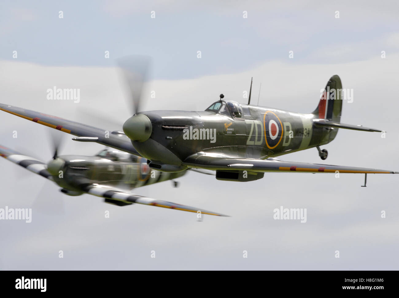 MH434 G-ASJV Vickers Supermarine Spitfire MK IX Spitfire, deux en ...