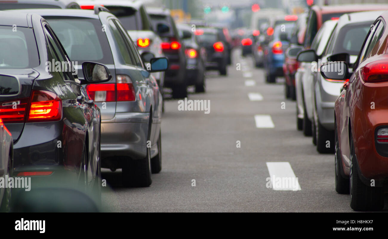 Transport autoroute embouteillage voitures route Banque de ...