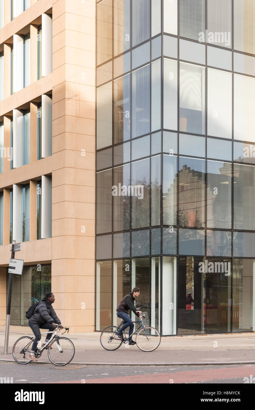 Microsoft offices cambridge Banque de photographies et d’images à haute ...